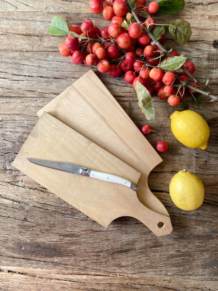 Small Cutting Board with Octagonal Handle – Madame de la Maison